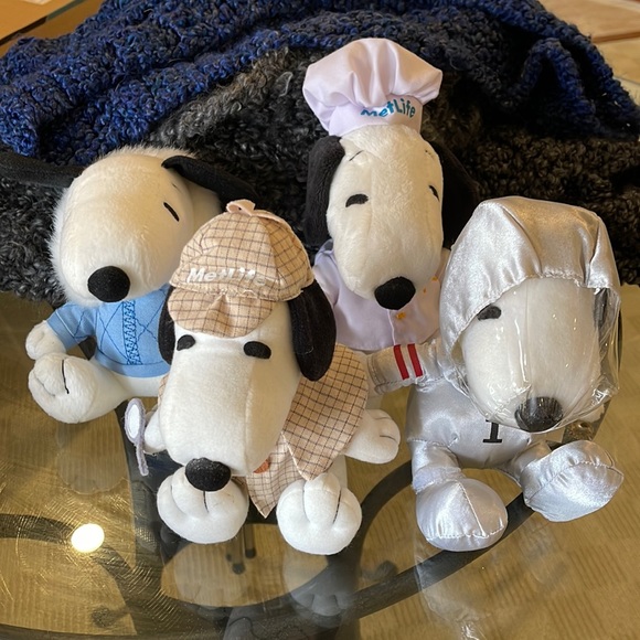 Toys | Collectable Snoopy Peanuts Metlife Plush | Poshmark